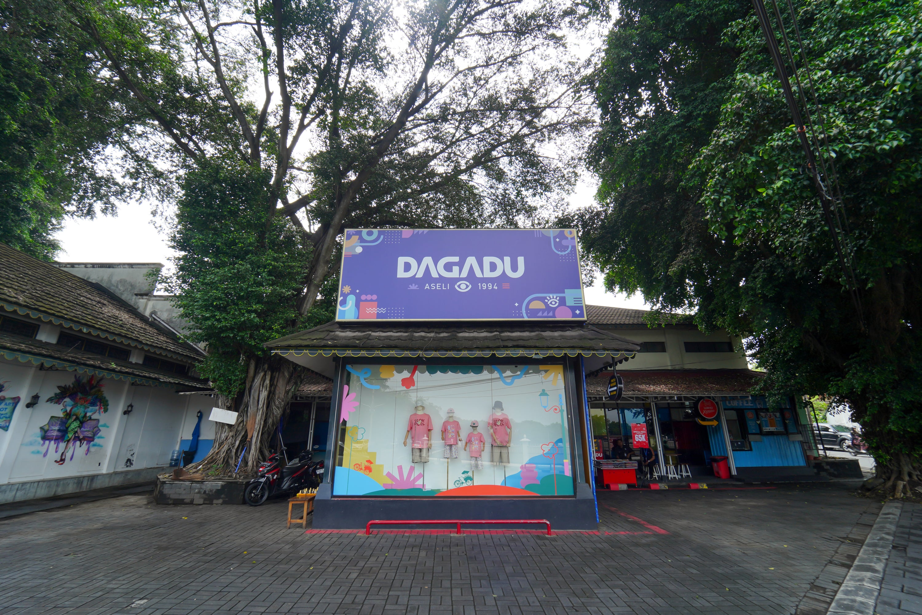 Store Location – Dagadu Official Store